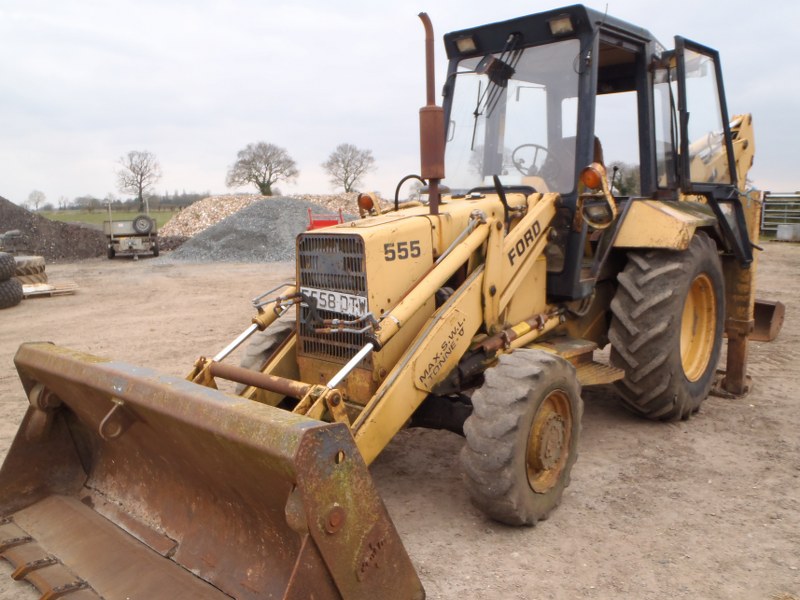 Ford 555 Digger Excavator For Sale - Ford - J Murrell Agricultural Machinery